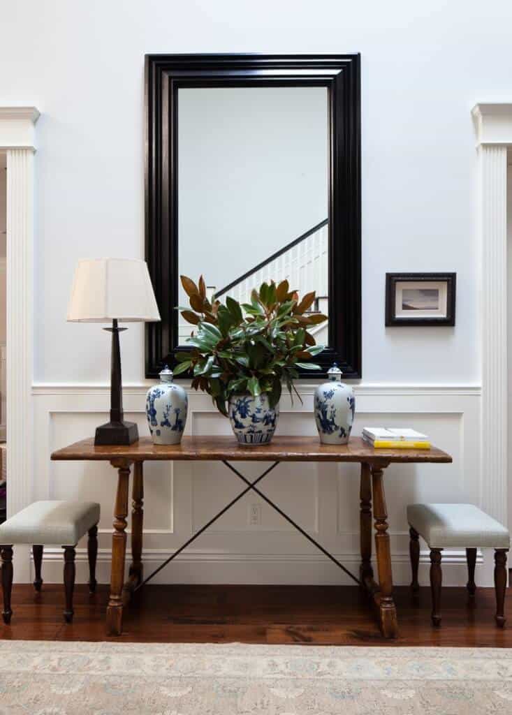 12 of The Best Foyer Table Ideas – Elegant Entry Tables – KudosHouse.com
